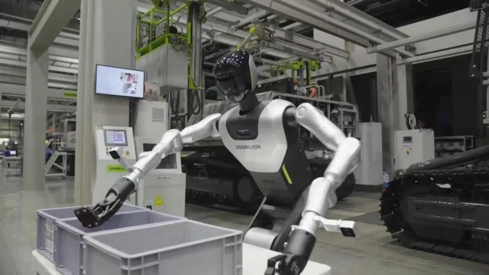 Ứng dụng AI và Robot trong sản xuất – Smart Industry VN